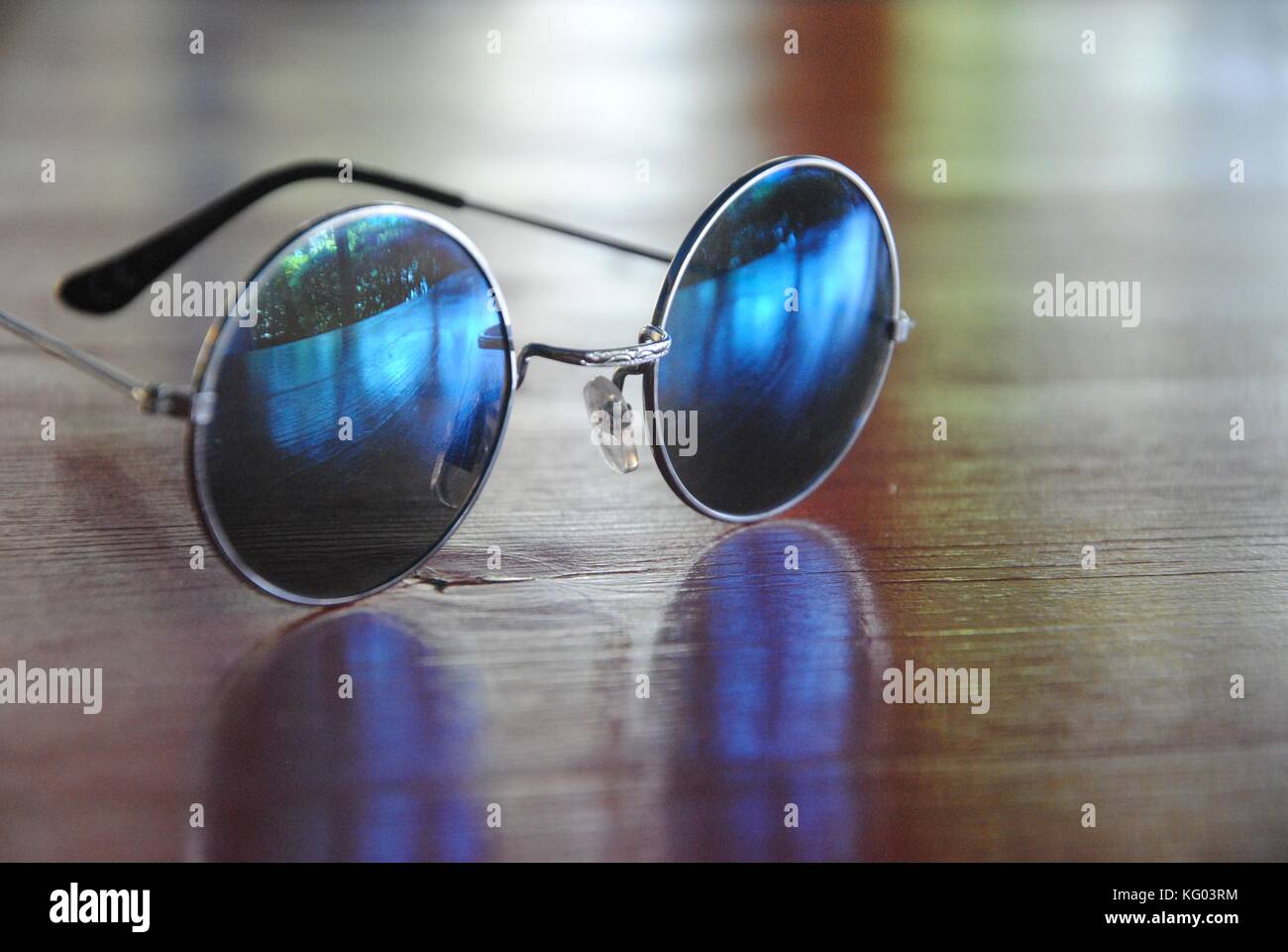 Sunglasses with reflection Stock Photo - Alamy
