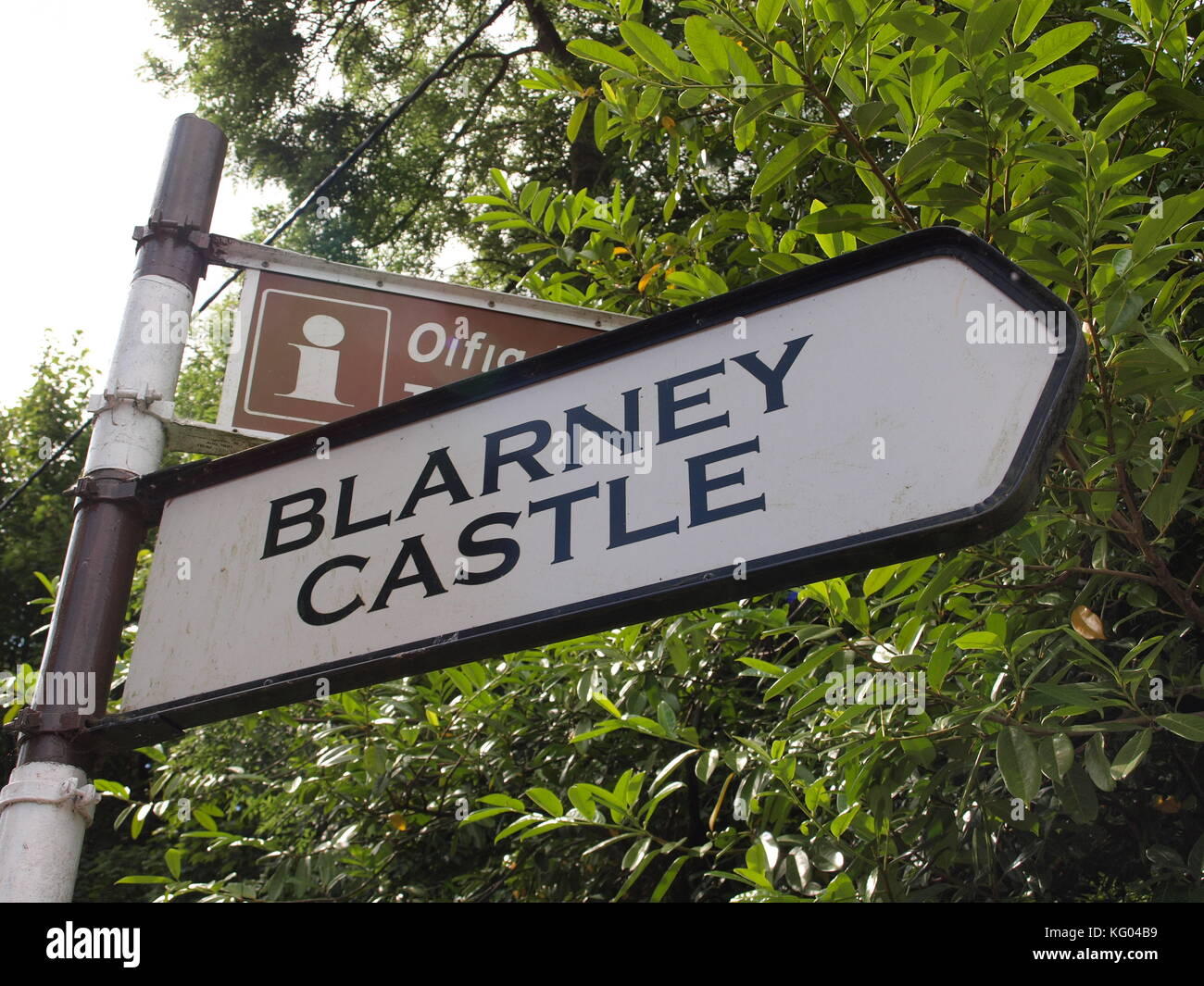 Pointed directional sign in ireland hi-res stock photography and images ...