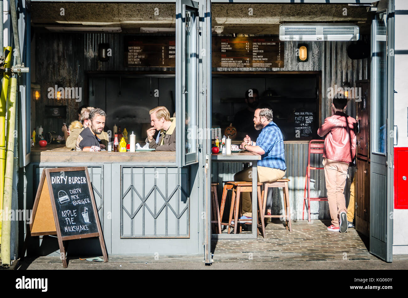 Burgers park restaurant hi-res stock photography and images - Alamy