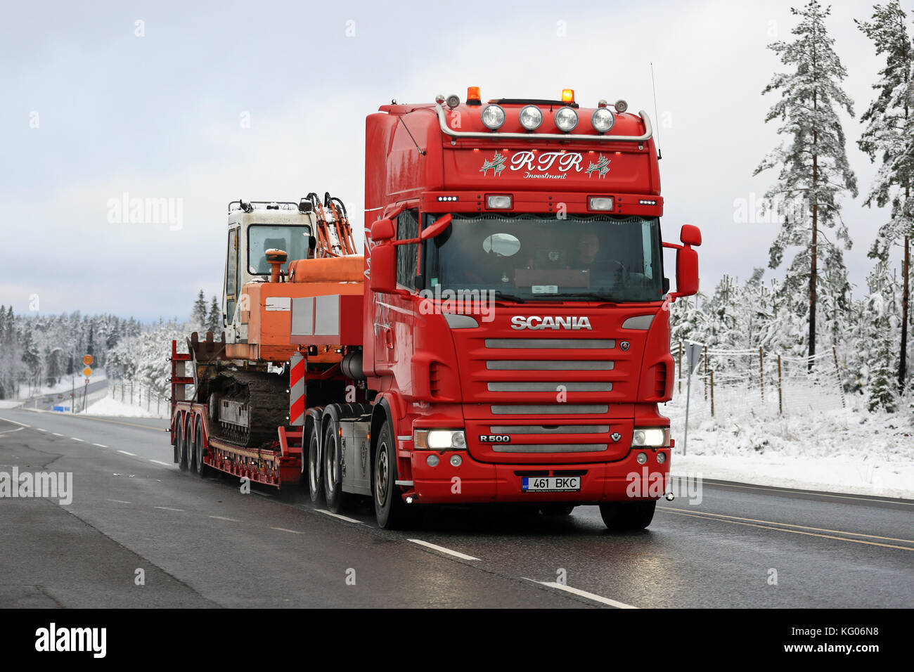 Lowboy trailer scania hi-res stock photography and images - Alamy