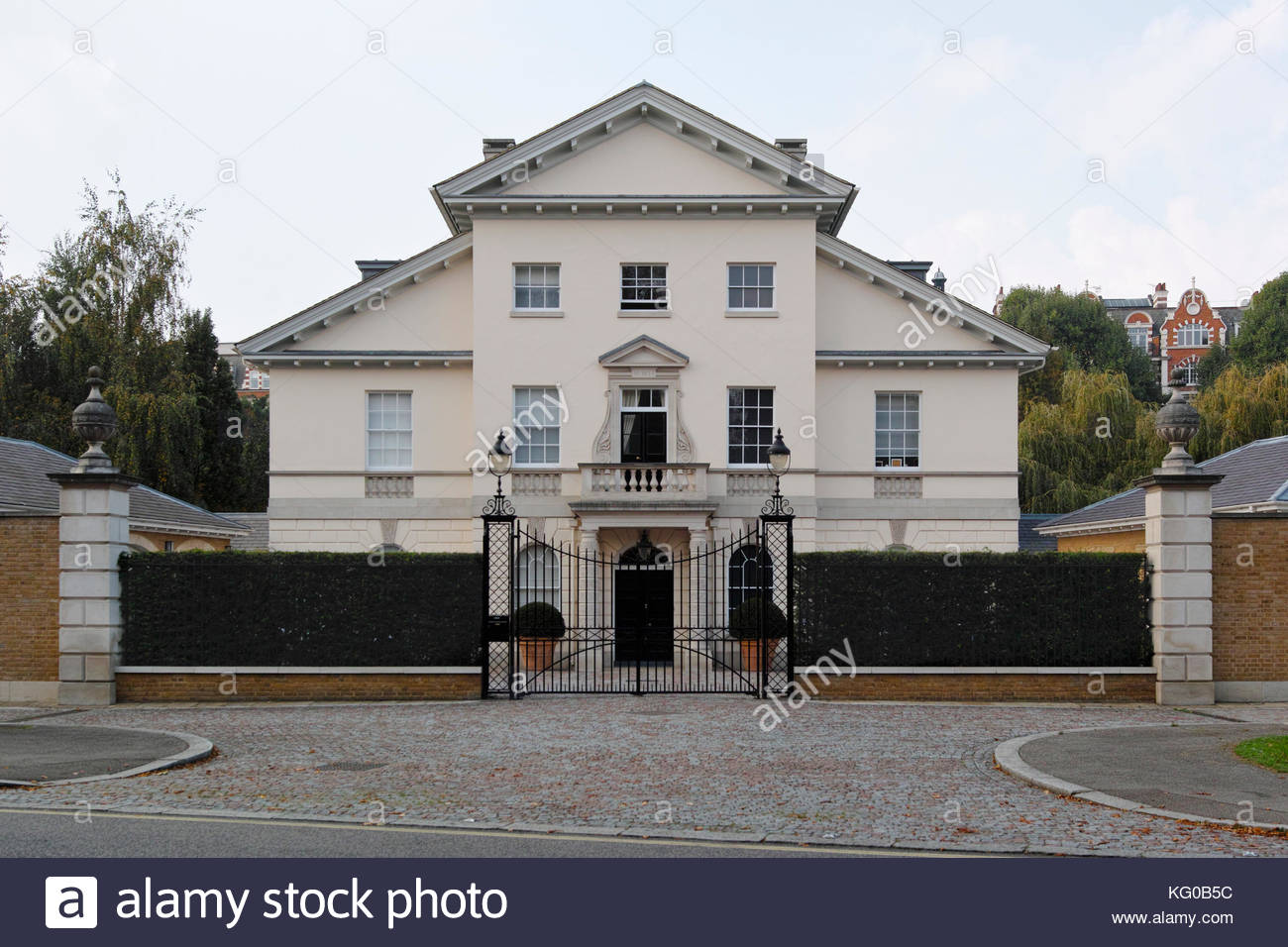 Regents Park Villas High Resolution Stock Photography and Images - Alamy