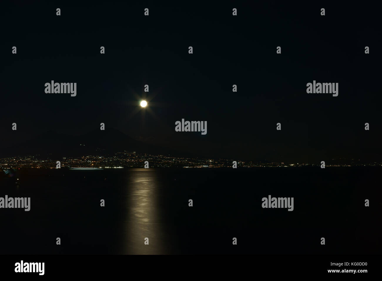 Full moon naples hi-res stock photography and images - Alamy