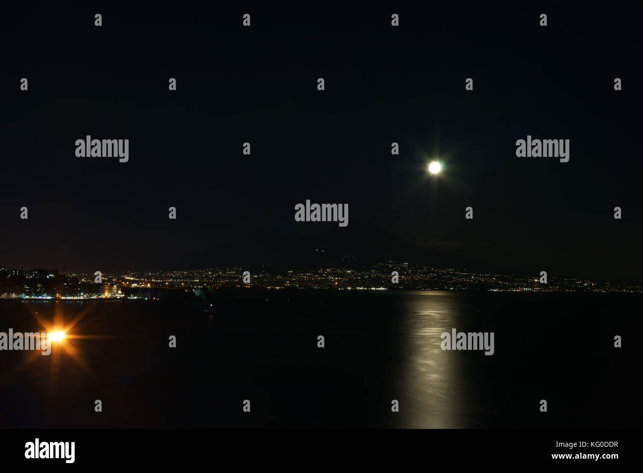 Full moon naples hi-res stock photography and images - Alamy