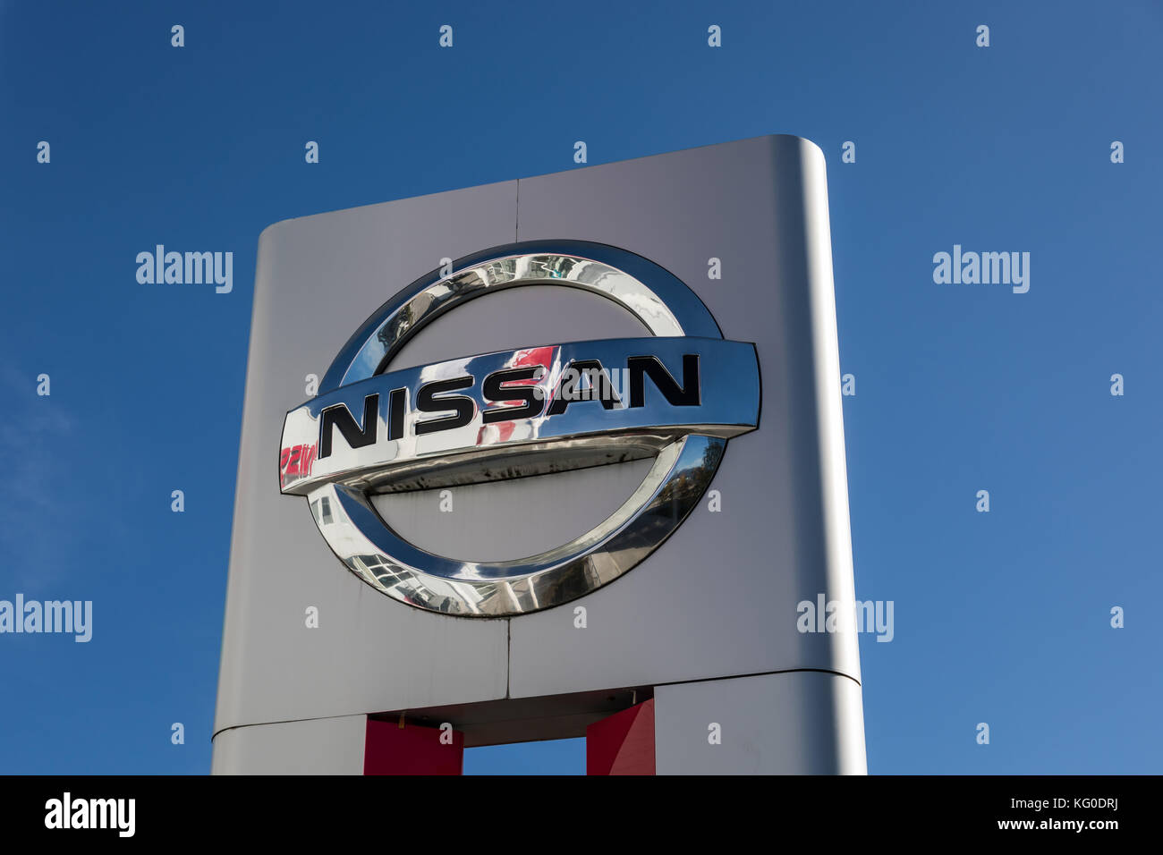 Nissan Logo Sign Stock Photos & Nissan Logo Sign Stock Images - Alamy