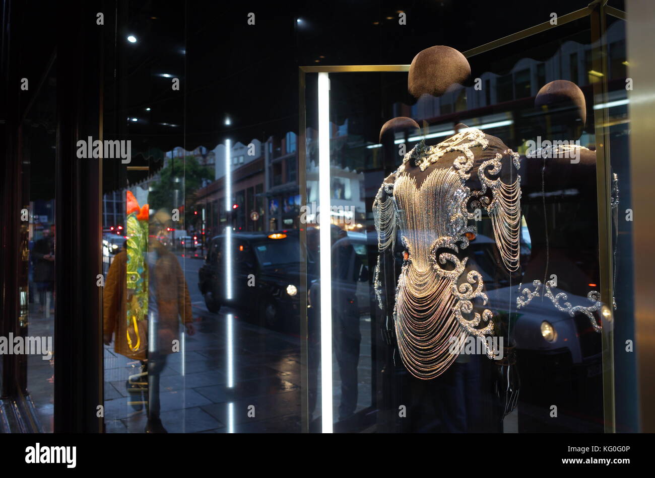 Harrods window display, Knightsbridge, London, England Stock Photo - Alamy