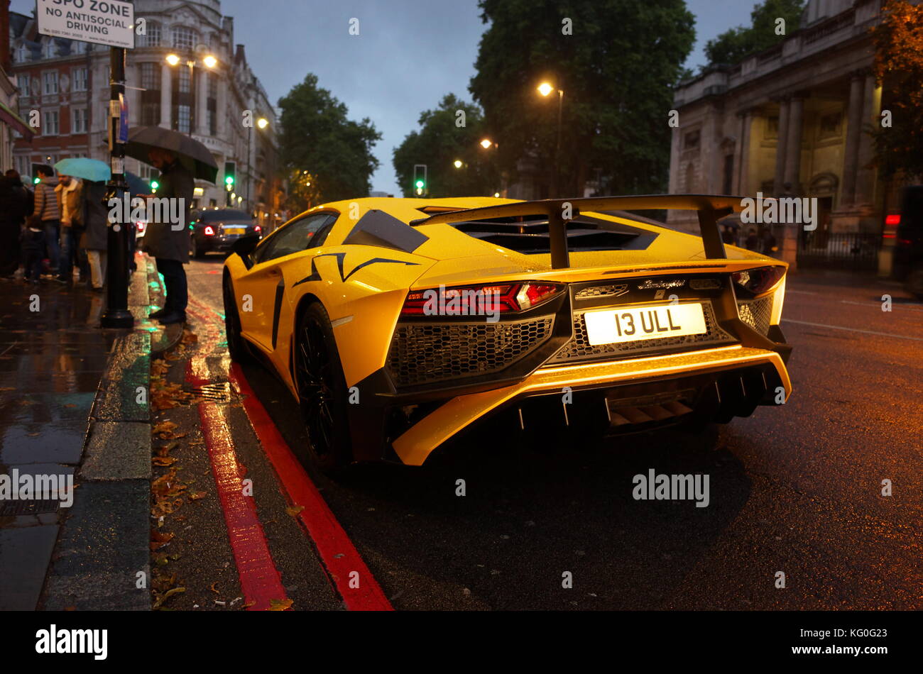 Lamborghini in london street hi-res stock photography and images - Alamy