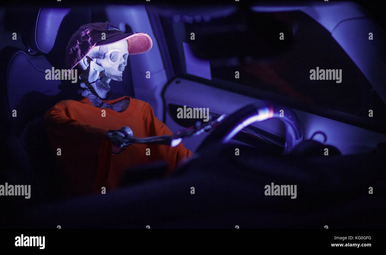 Skeleton driving car hi-res stock photography and images - Alamy