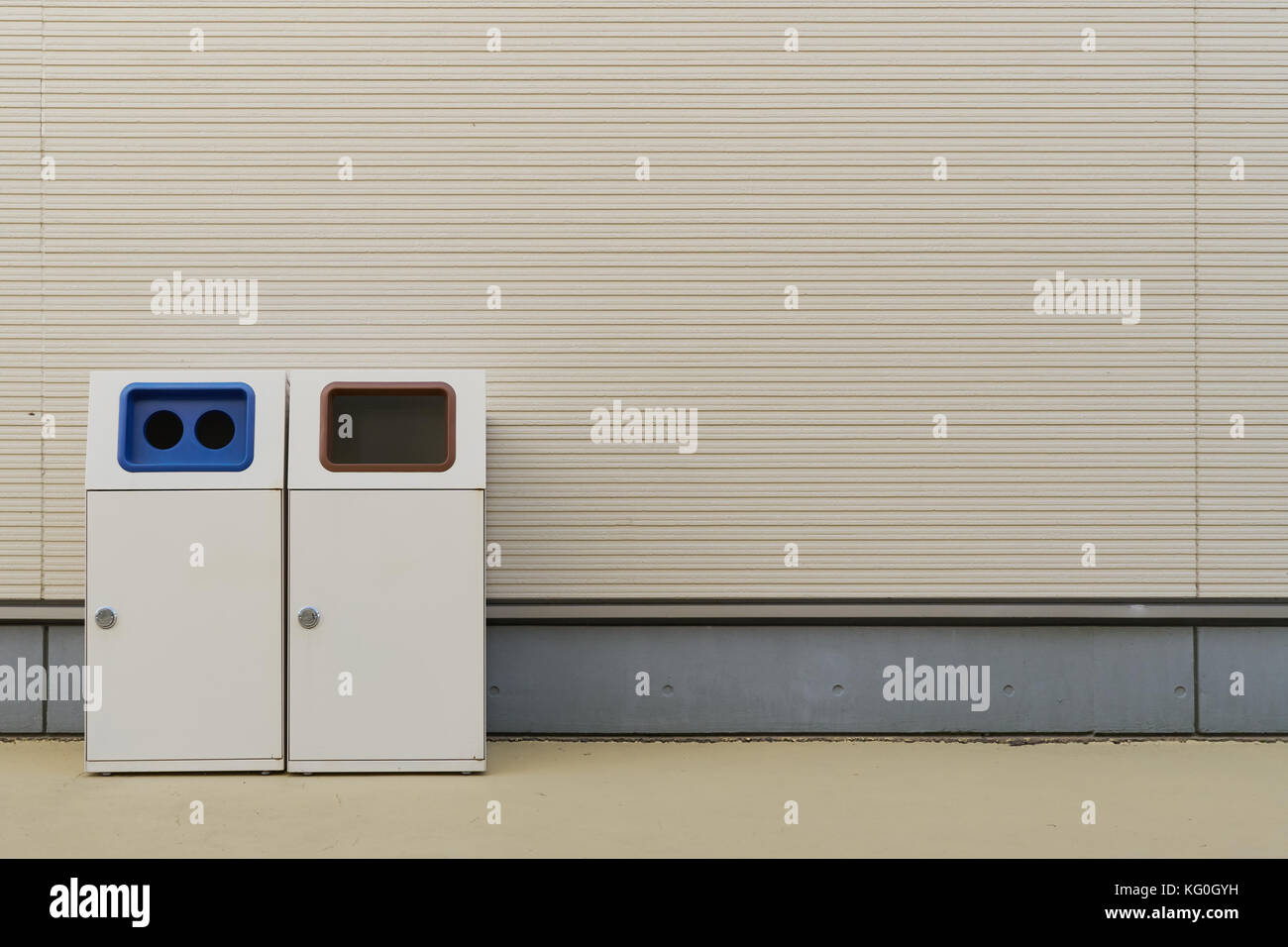 Waste bin house interior hi-res stock photography and images - Alamy