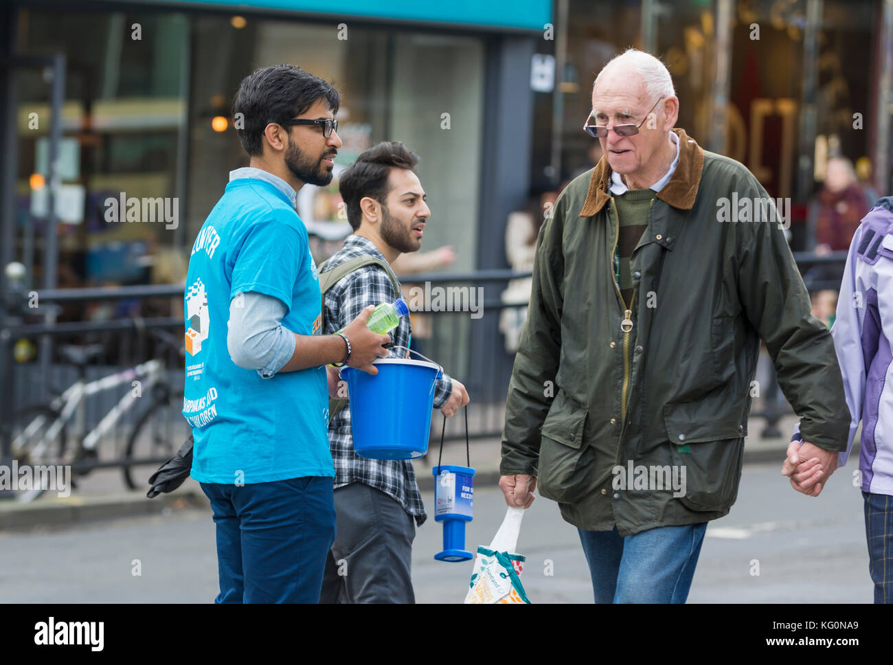 Avoiding charity box hi-res stock photography and images - Alamy