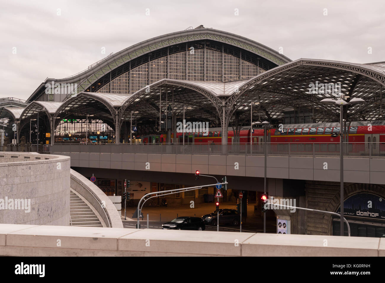 Cologne central station bahn hi-res stock photography and images - Alamy
