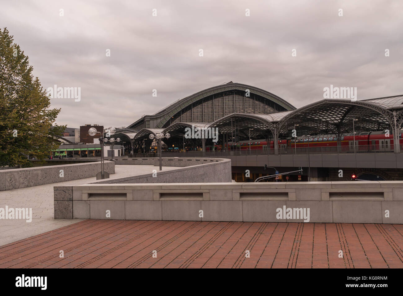 Cologne central station bahn hi-res stock photography and images - Alamy