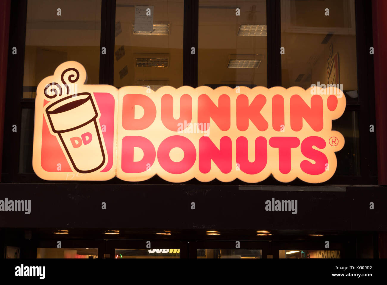 Dunkin Donuts Store Stock Photos & Dunkin Donuts Store Stock Images - Alamy