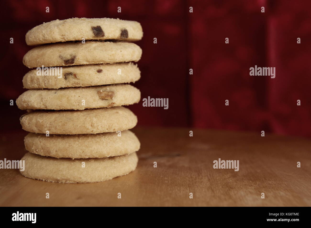 Pile of choc chip cookies hi-res stock photography and images - Alamy