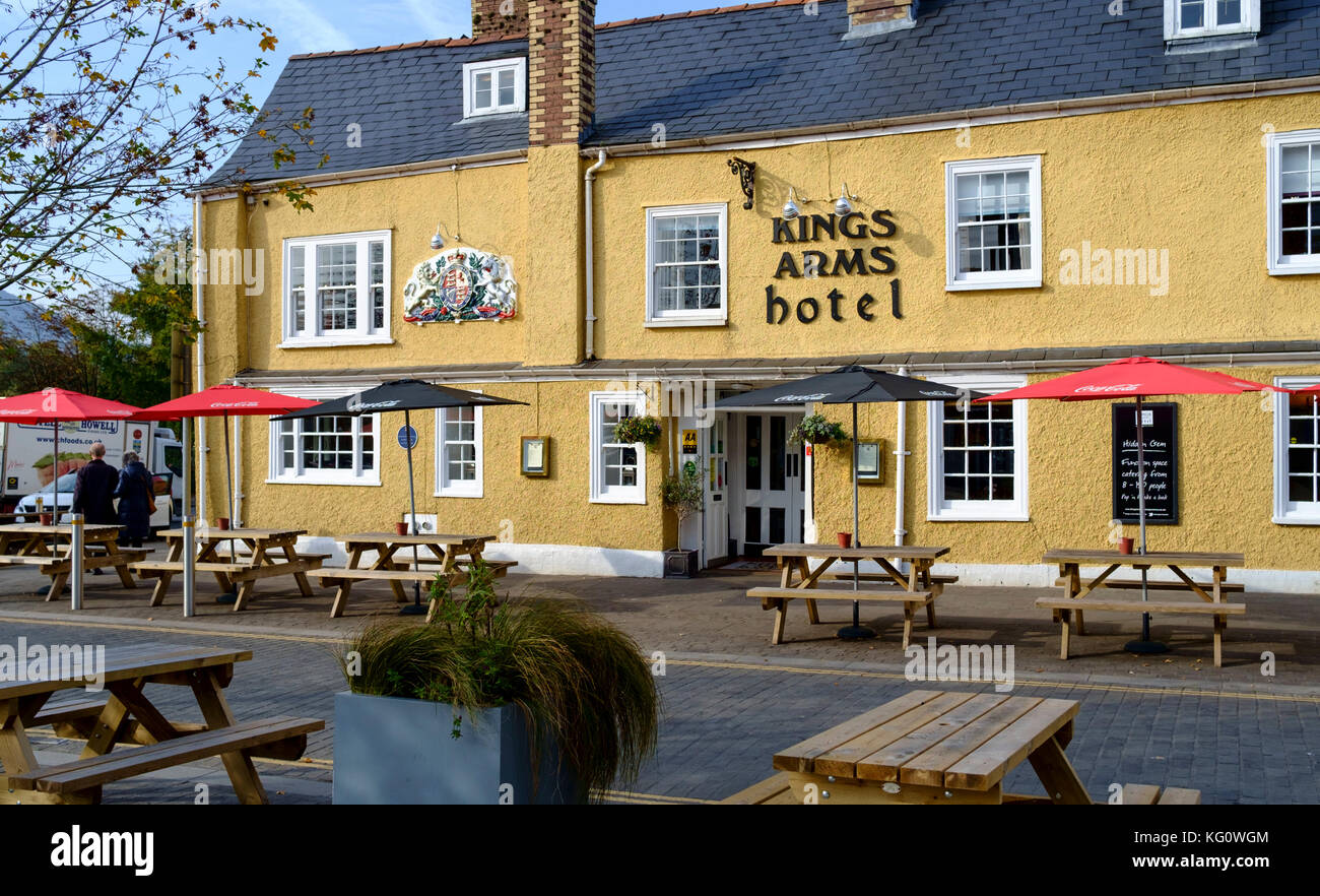 The kings arms hotel hi-res stock photography and images - Alamy