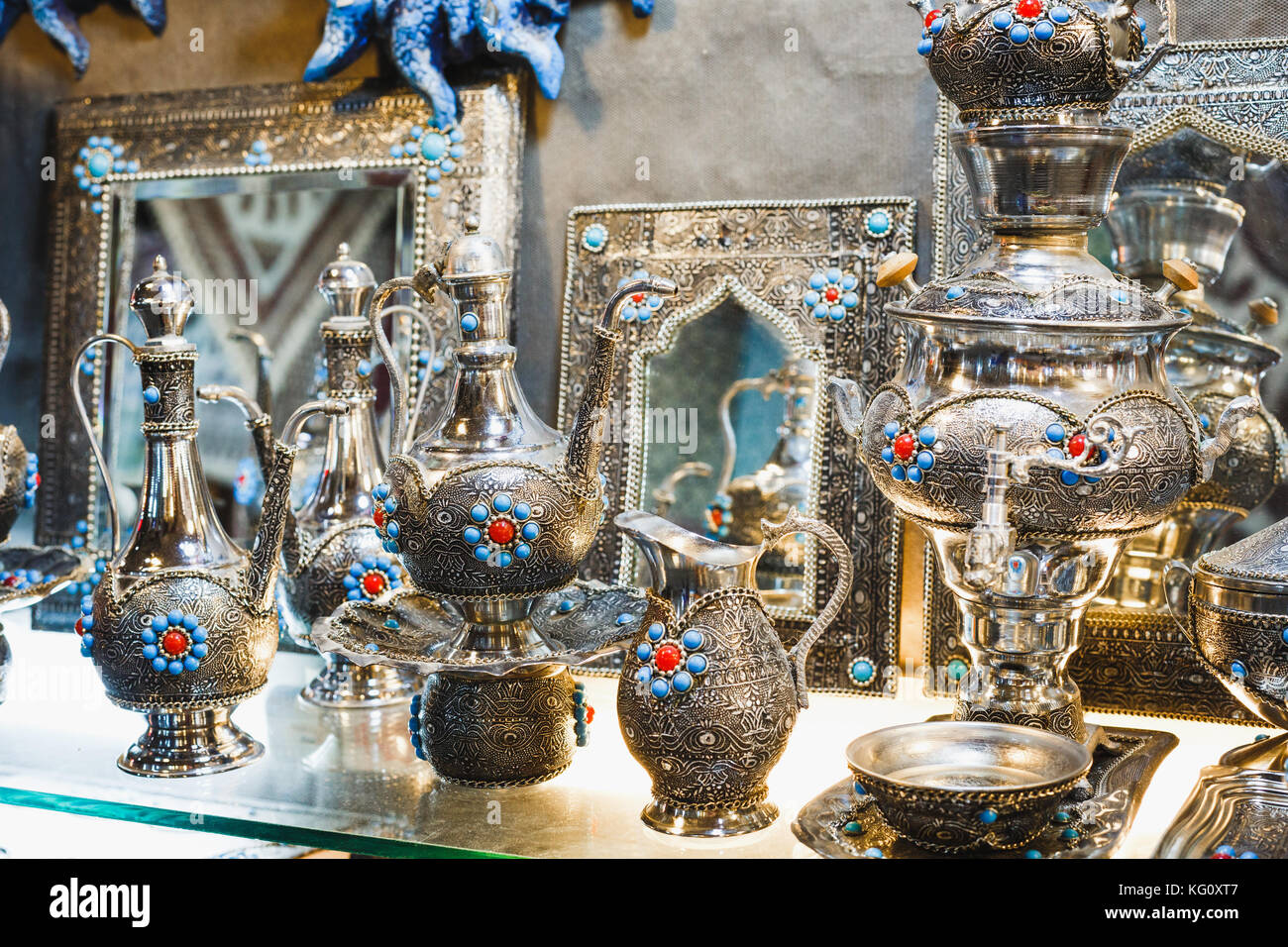 ISFAHAN, IRAN - OCTOBER 06, 2016: Traditional iranian market (Bazaar ...