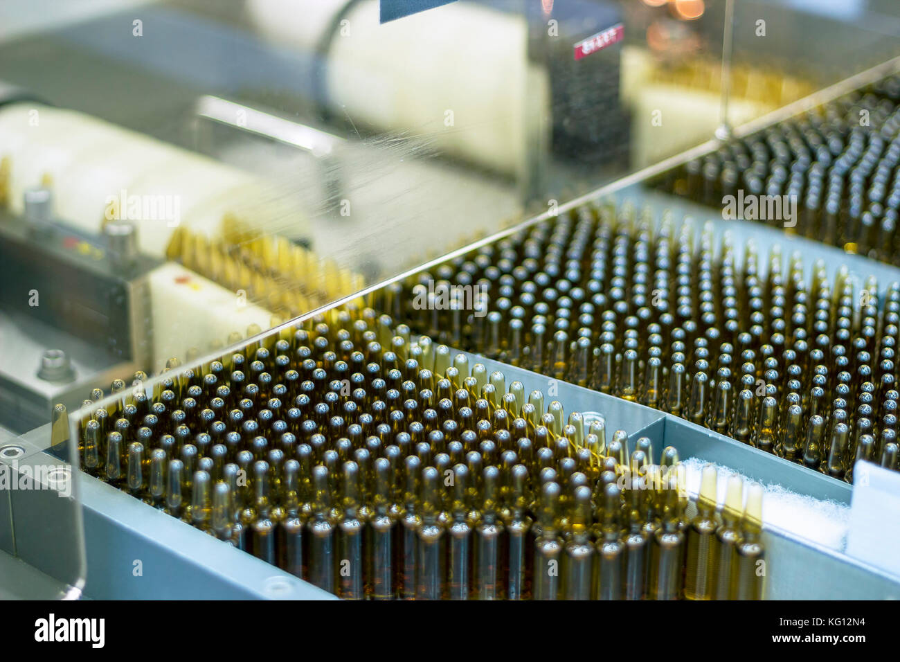 Automatic inspection machine inspects vials and ampules for ...