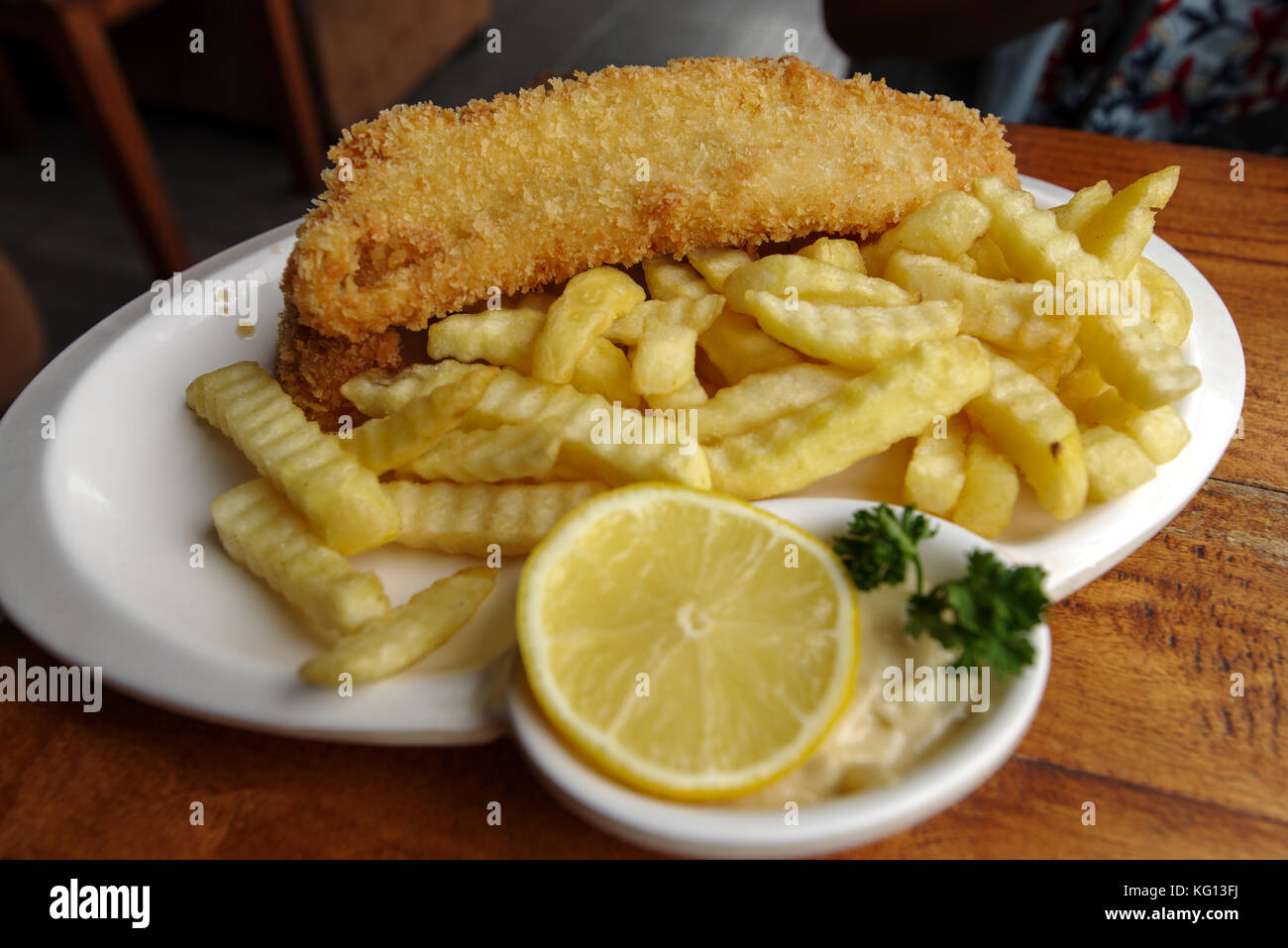 Representative food of the England Fish and Chips Stock Photo - Alamy
