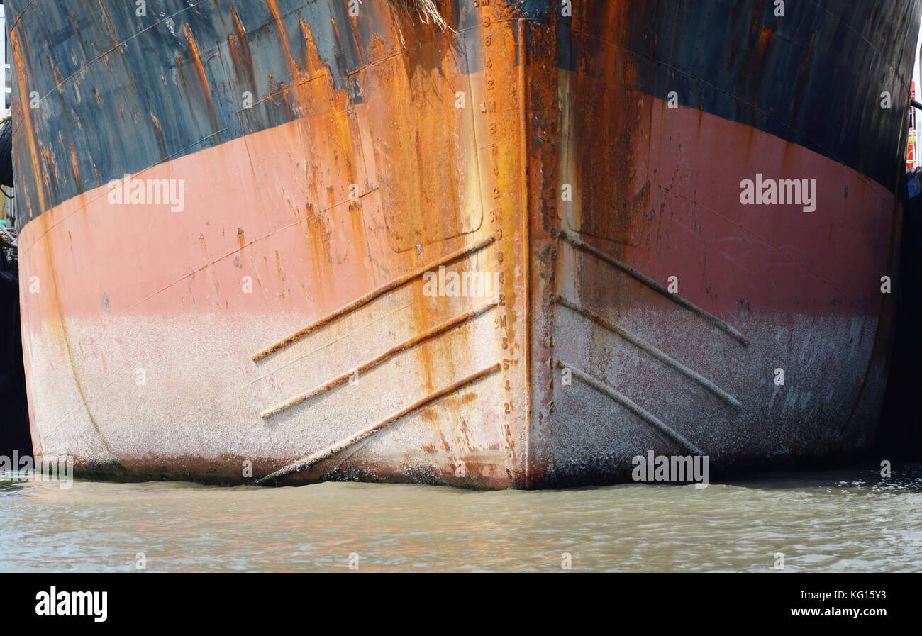 prow of cargo ship on river Stock Photo - Alamy prow of cargo ship on river Stock Photo - Alamy