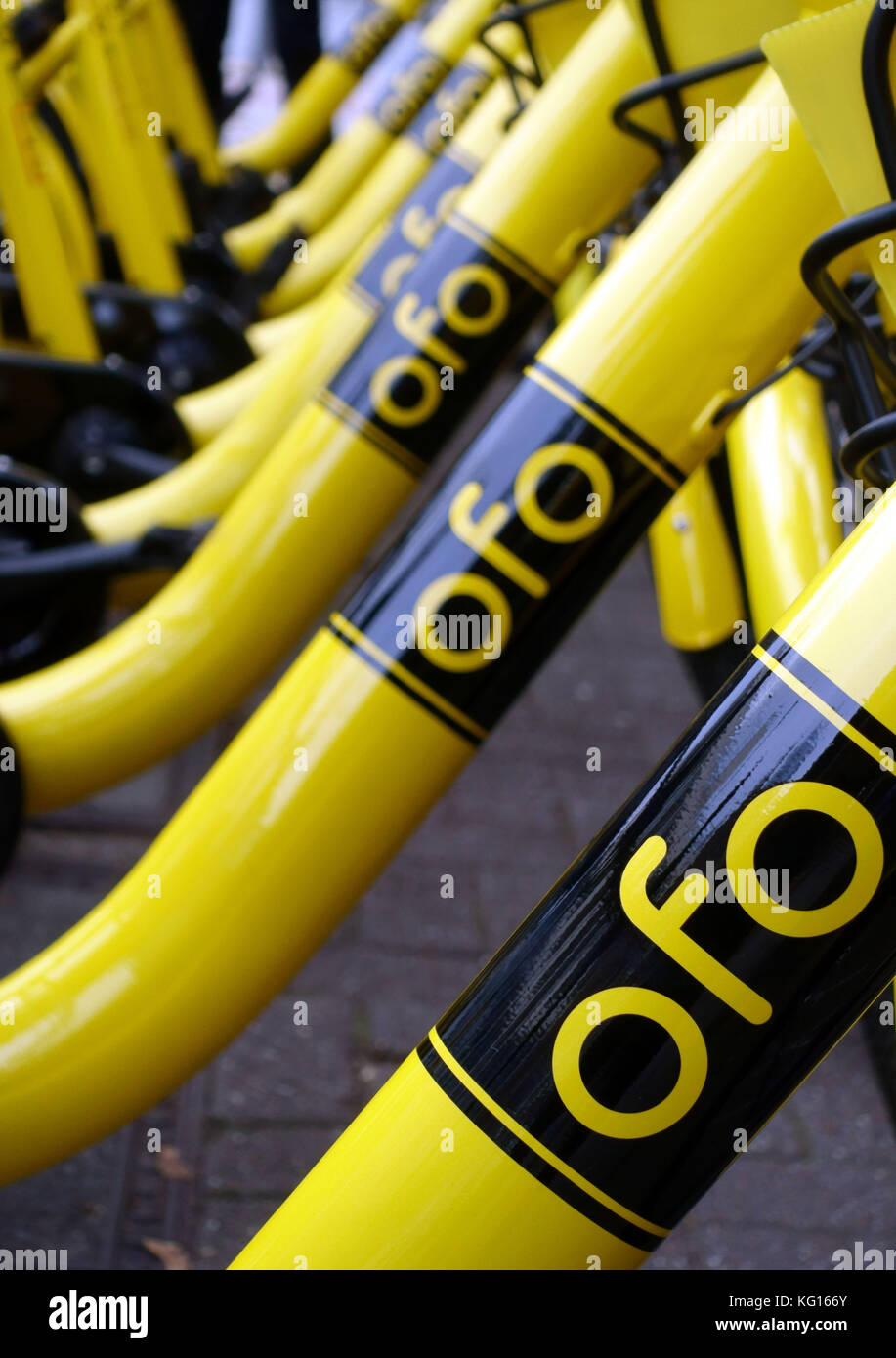 Chinese bike sharing company ofo hi-res stock photography and images ...