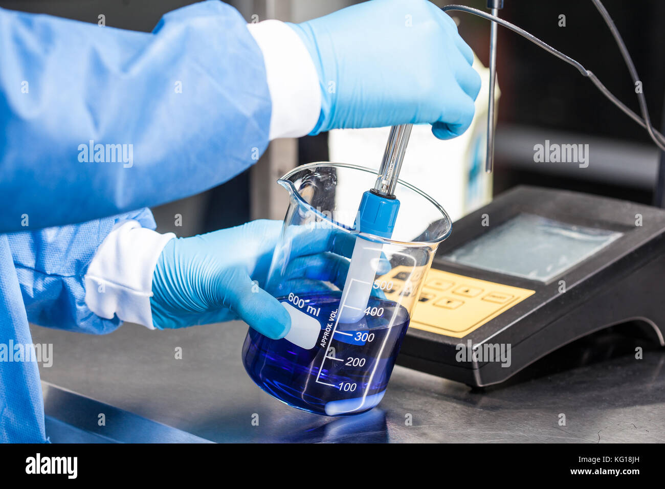 Ph meter measuring hi-res stock photography and images - Alamy