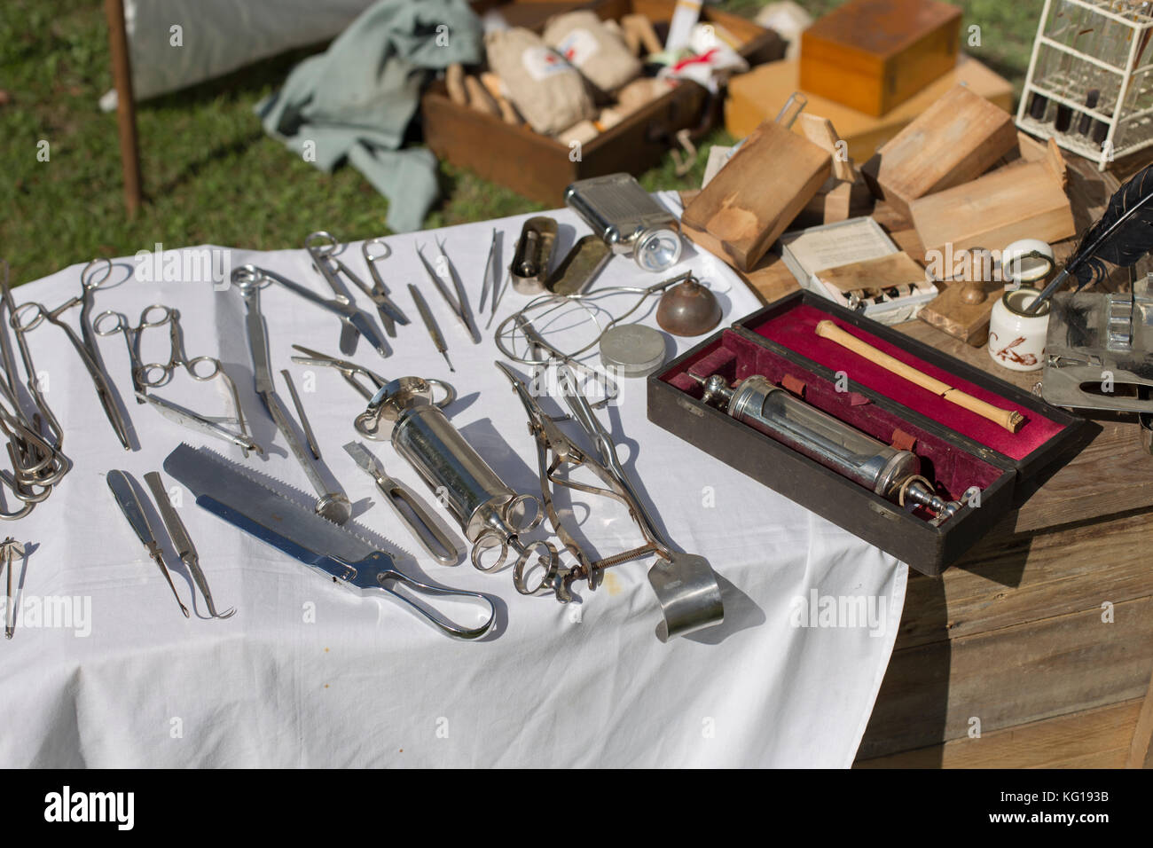 Vintage surgical instruments hi-res stock photography and images - Alamy