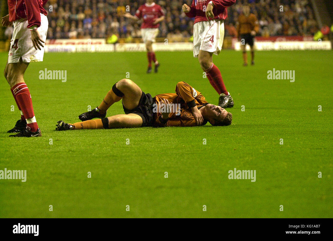 Footballer Kenny Miller lying injured after breaking his collar bone ...