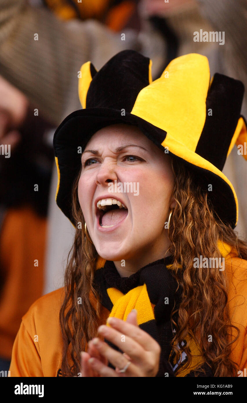 Football women female fans hi-res stock photography and images - Alamy