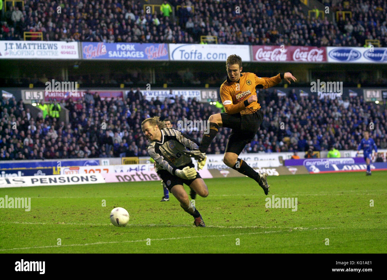 Goalkeeper ian walker hi-res stock photography and images - Alamy