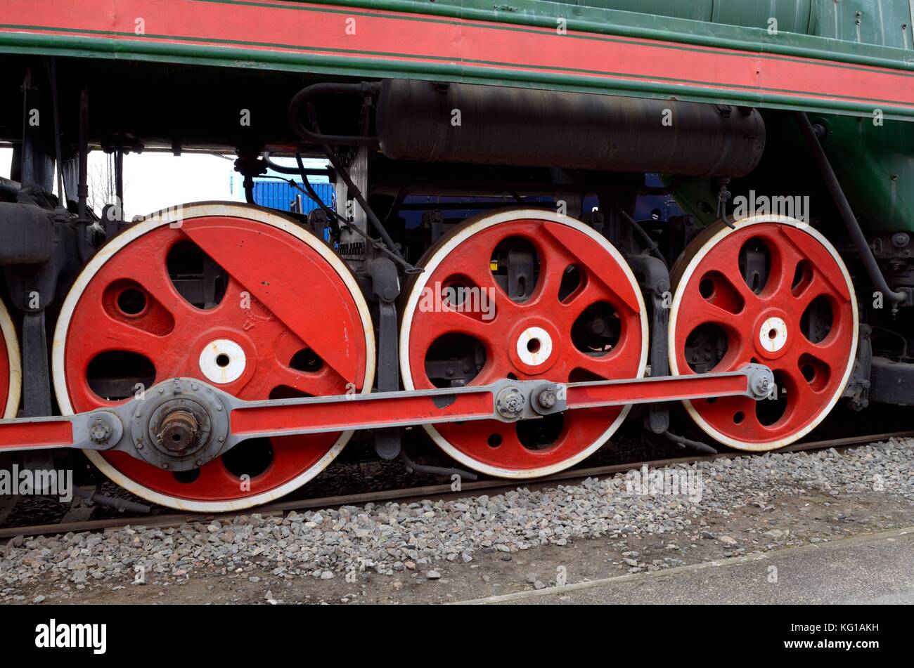 red wheels of steam locomotive-chassis vehicle Stock Photo - Alamy