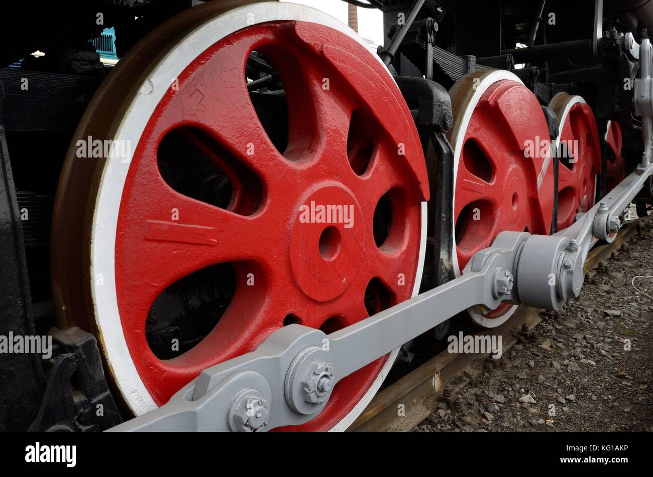red wheels of steam locomotive-chassis vehicle Stock Photo - Alamy