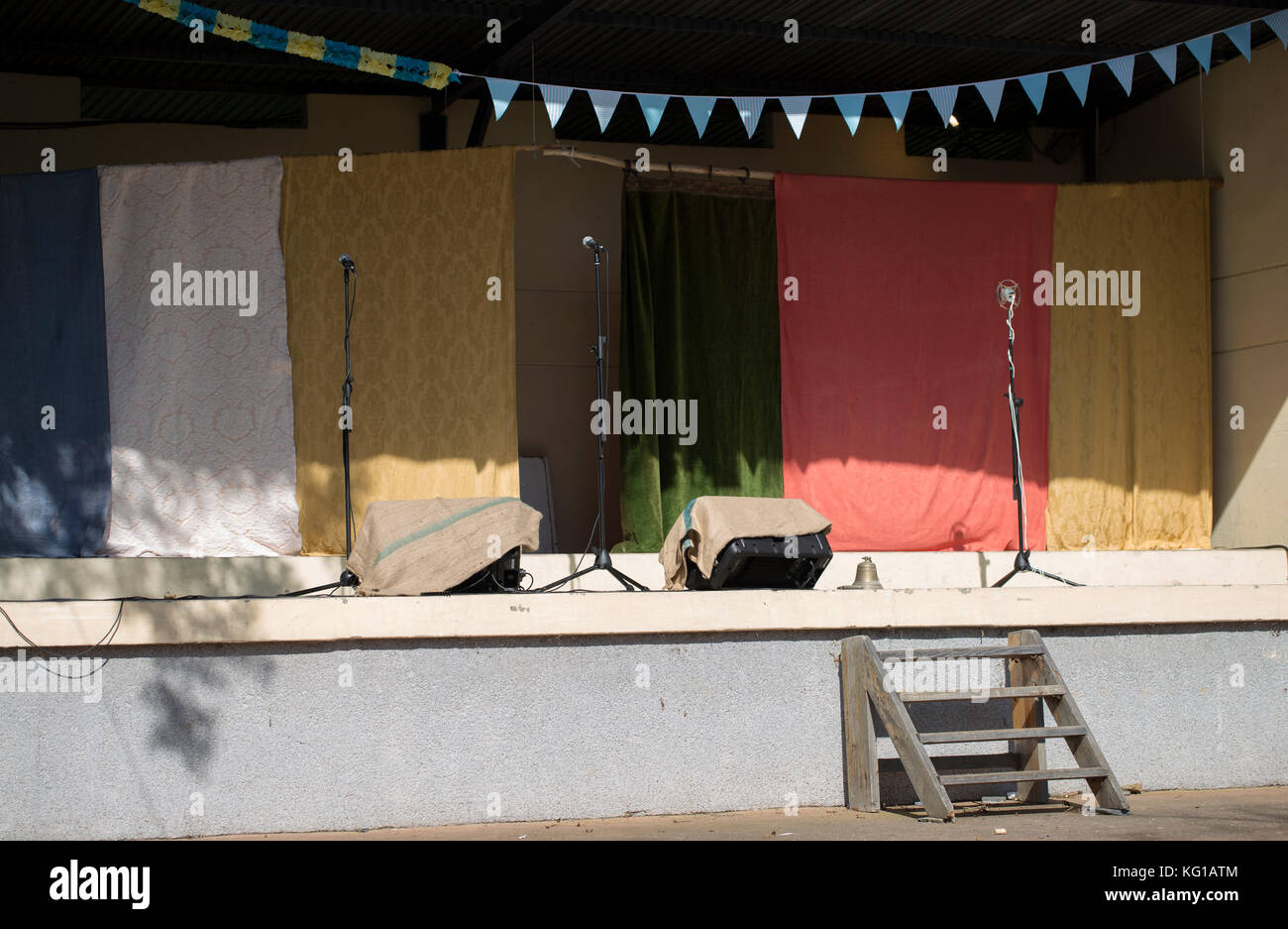 Empty festival stage hi-res stock photography and images - Alamy