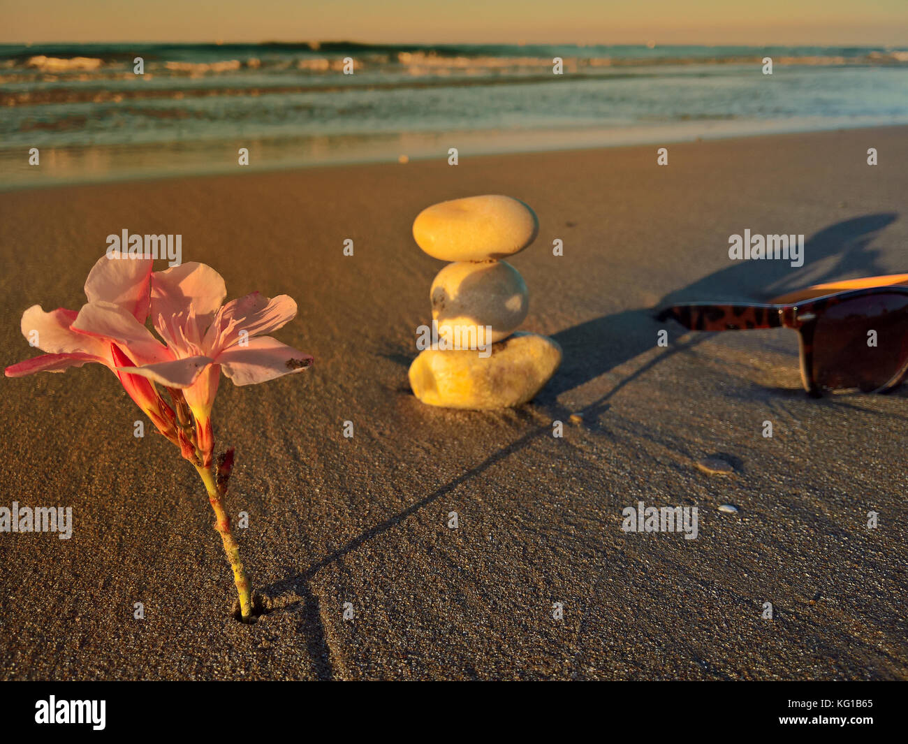 Sunglasses beach stones hi-res stock photography and images - Alamy