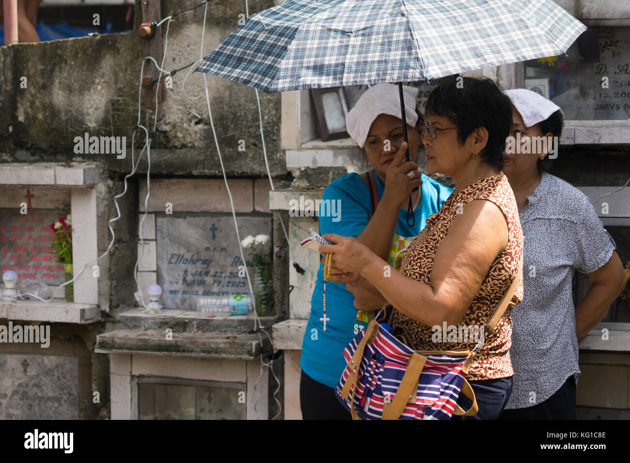 Calamba Cemetery, Cebu City, Philippines. 02nd Nov, 2017. Filipinos ...