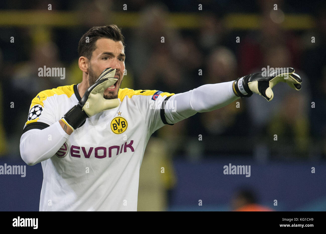 Dortmund, Germany. 01st Nov, 2017. Dortmund goalkeeper Roman Burki ...