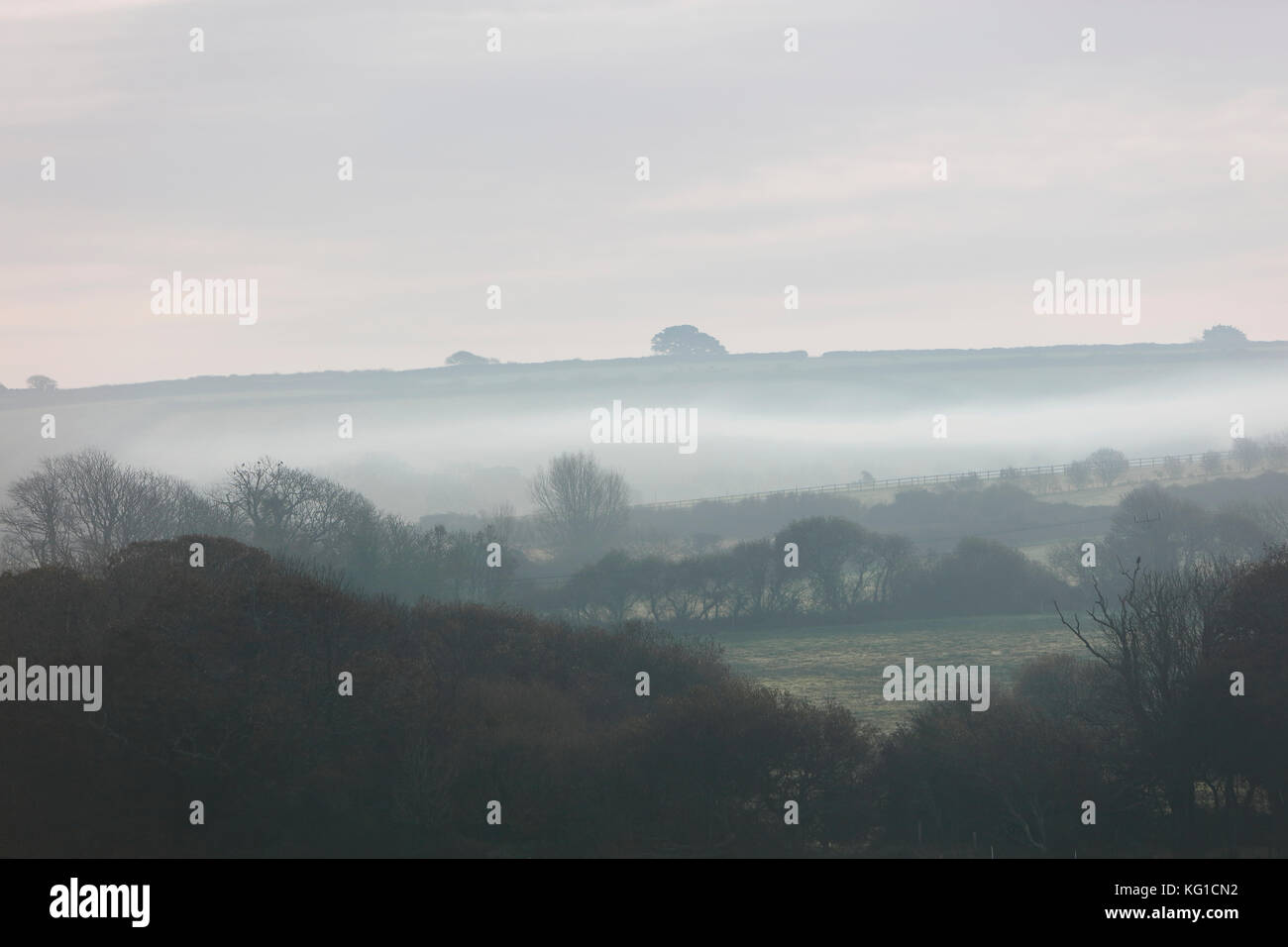 Newquay, Cornwall, UK. 2nd Nov, 2017. Early morning patchy fog is ...