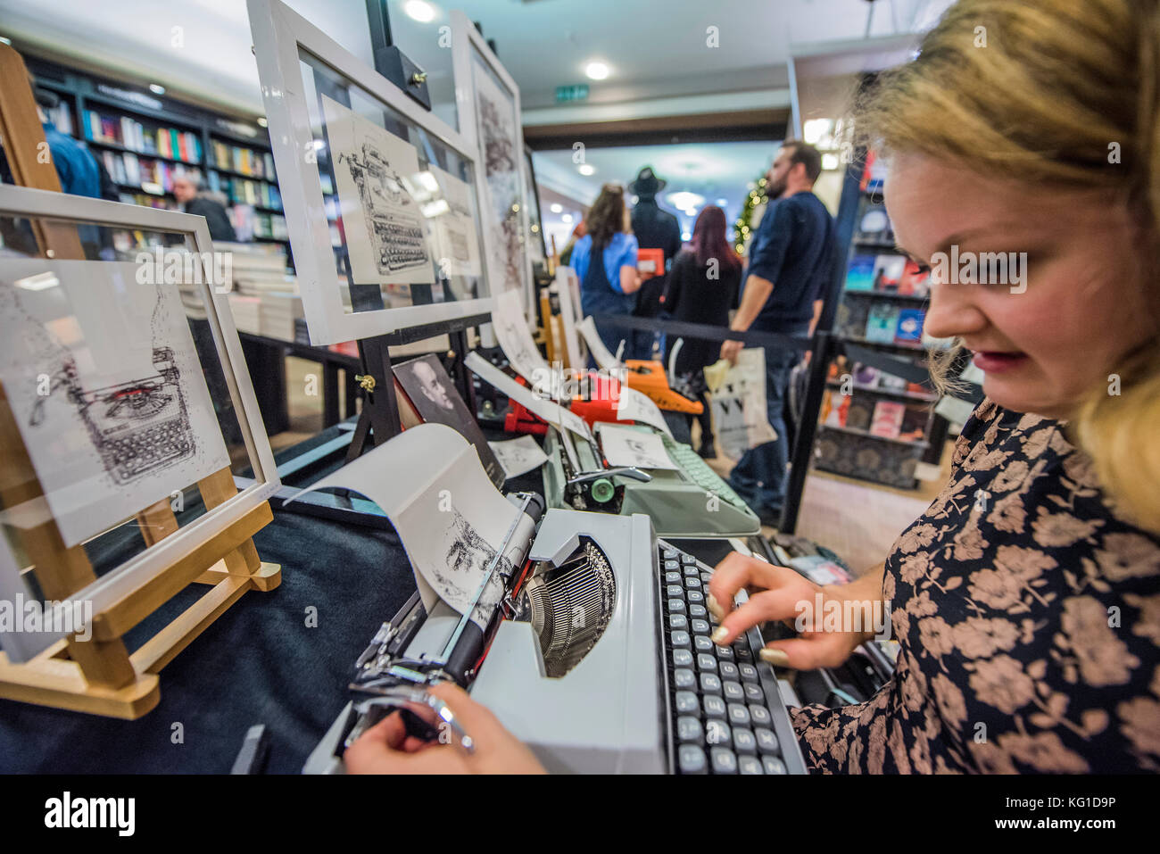 London, UK. 2nd Nov, 2017. Typewriter artist Keira Rathbone creates ...