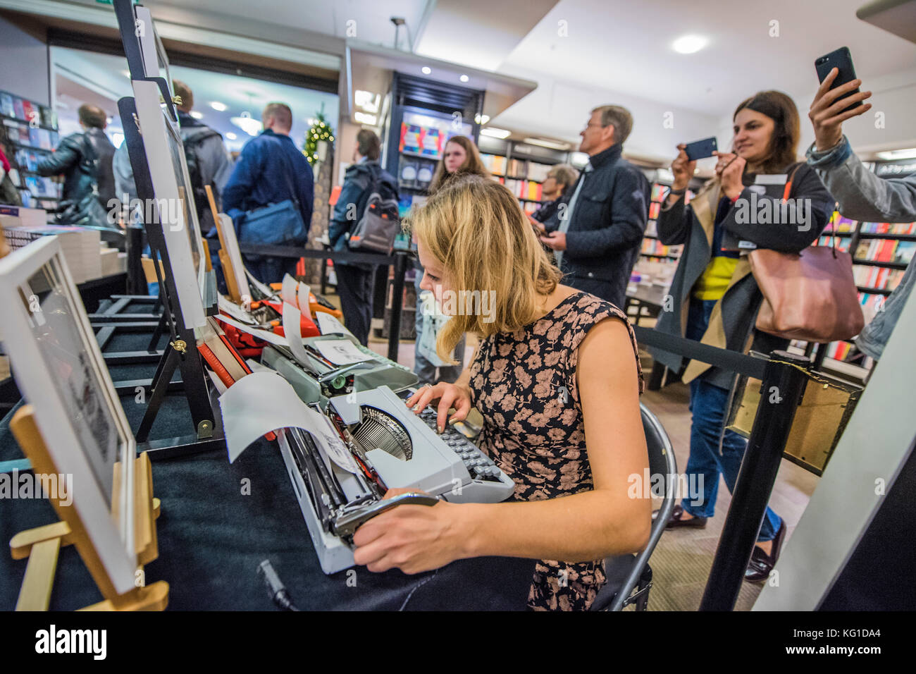 London, UK. 2nd Nov, 2017. Typewriter artist Keira Rathbone creates ...