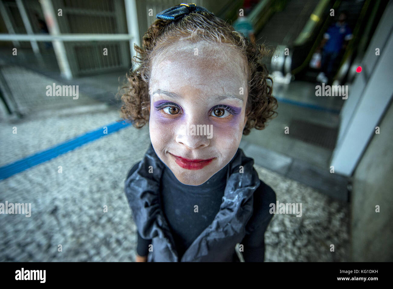 Sao Paulo, Brazil. 2nd Nov, 2017. People take part in the annual Zombie ...