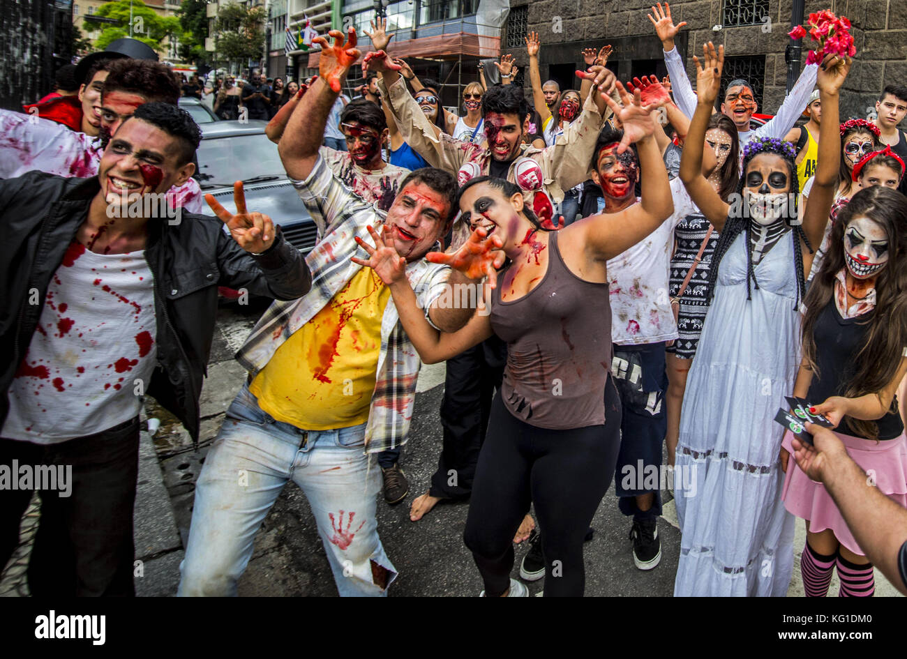 Sao Paulo, Brazil. 2nd Nov, 2017. People take part in the annual Zombie ...