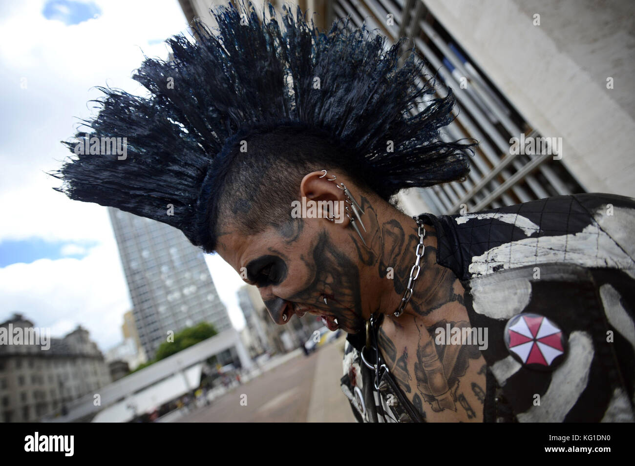 Sao Paulo, Brazil. 2nd Nov, 2017. People take part in the annual Zombie ...