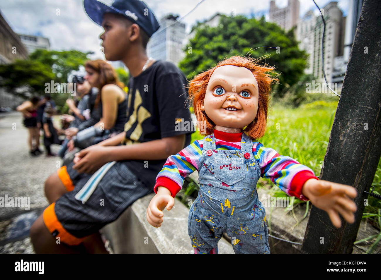 Sao Paulo, Brazil. 2nd Nov, 2017. People take part in the annual Zombie ...