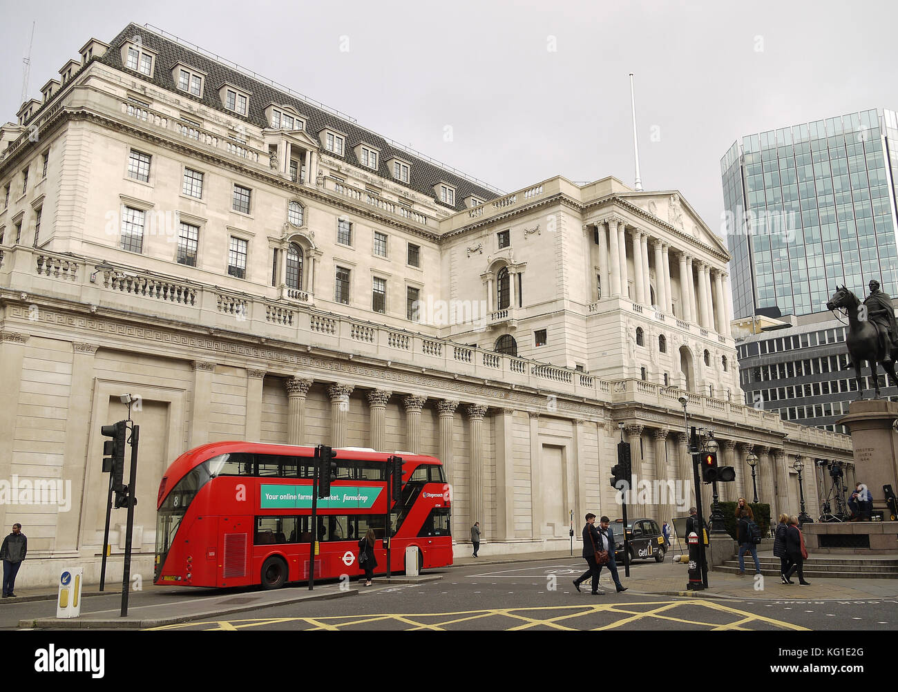 Threadneedle st hi-res stock photography and images - Alamy