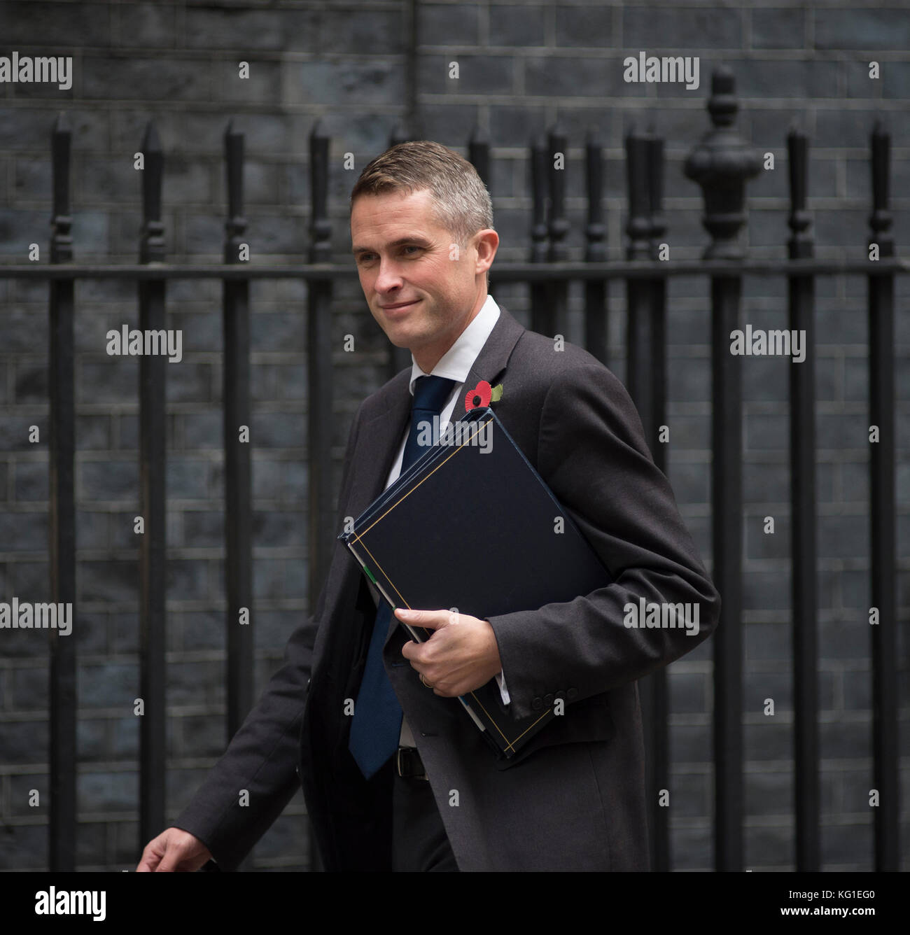 Sir gavin williamson hi-res stock photography and images - Alamy