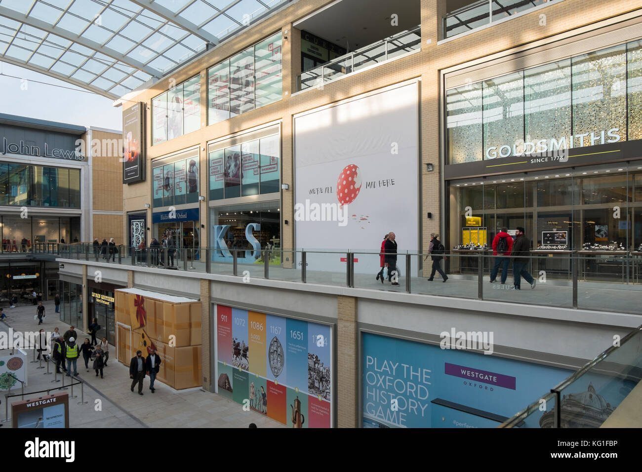 Oxford, UK. 2nd Nov 2017. People shopping in the new Westgate centre in ...