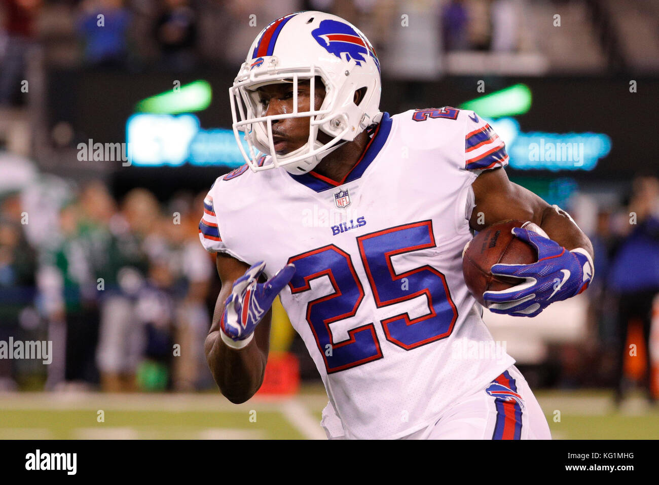 East Rutherford, New Jersey, USA. 2nd Nov, 2017. Buffalo Bills running ...