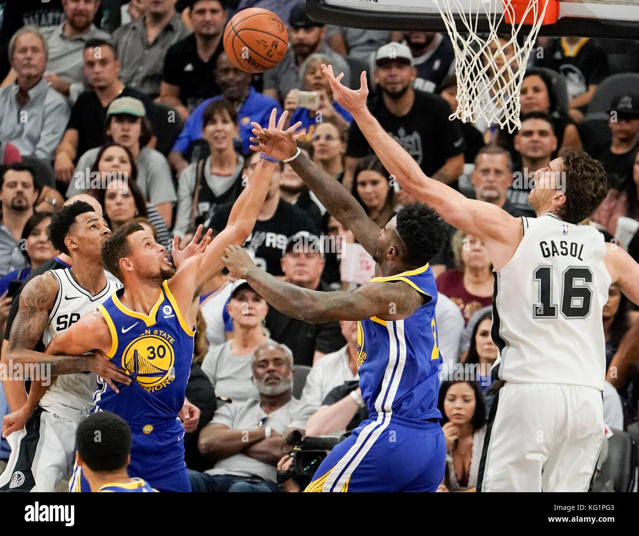 Warriors Stephen Curry Stock Photos & Warriors Stephen Curry Stock ...