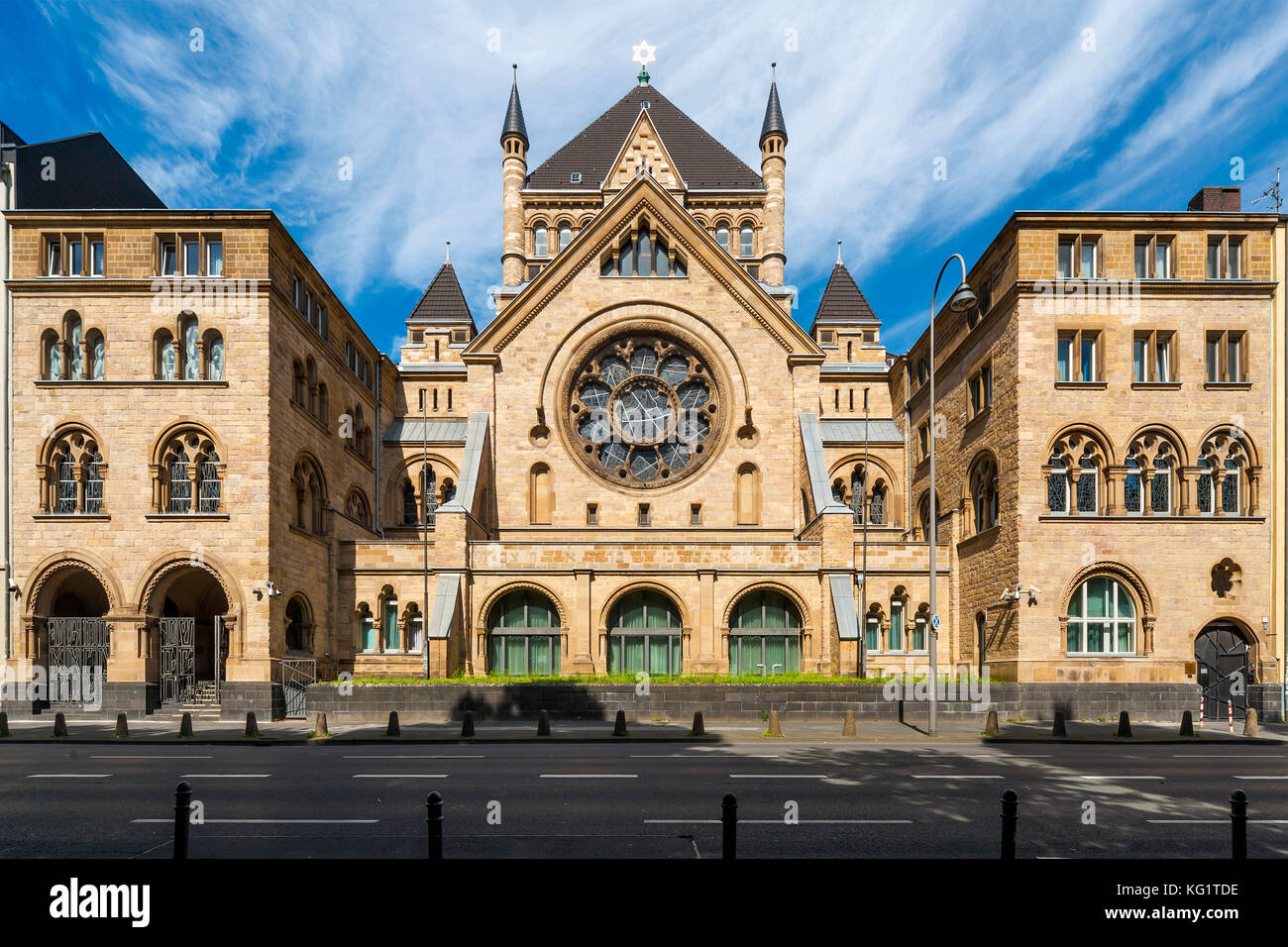 Köln, Nordrhein-Westfalen, Germany : Synagoge Roonstrasse Stock Photo ...