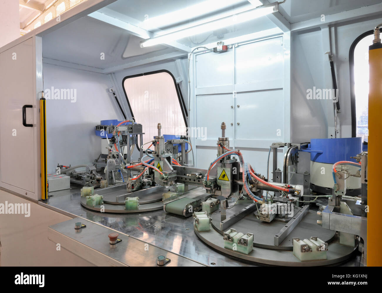 Assembly door hi-res stock photography and images - Alamy