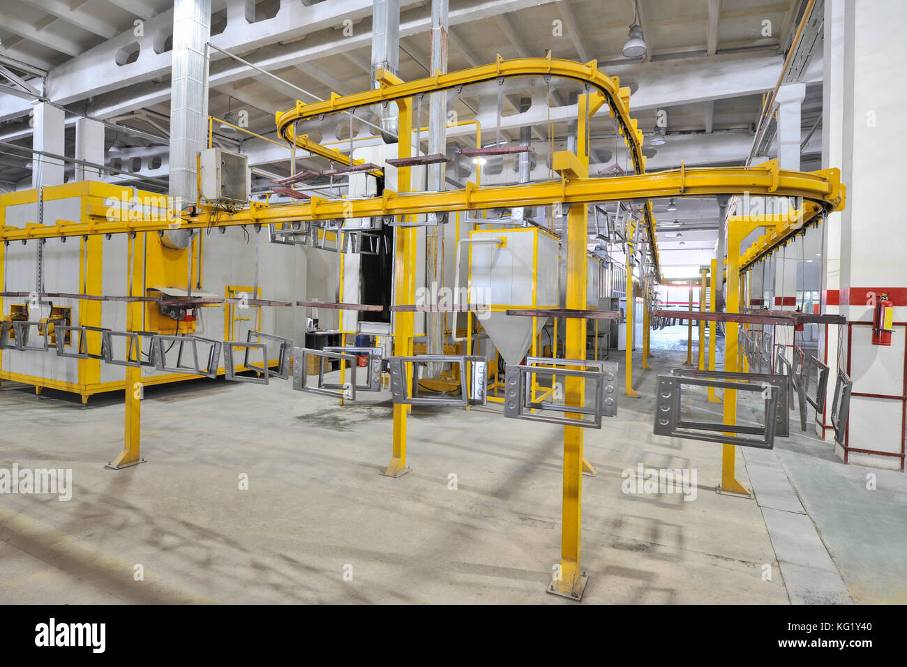 industrial workshop for the assembly of oven on a conveyor belt Stock ...