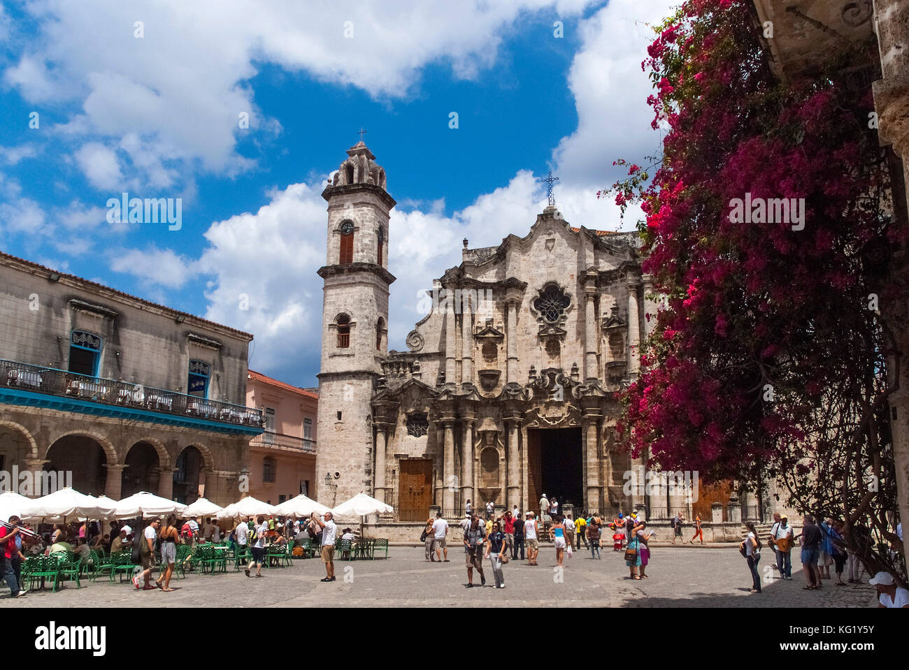 Catedral de la havanna hi-res stock photography and images - Alamy